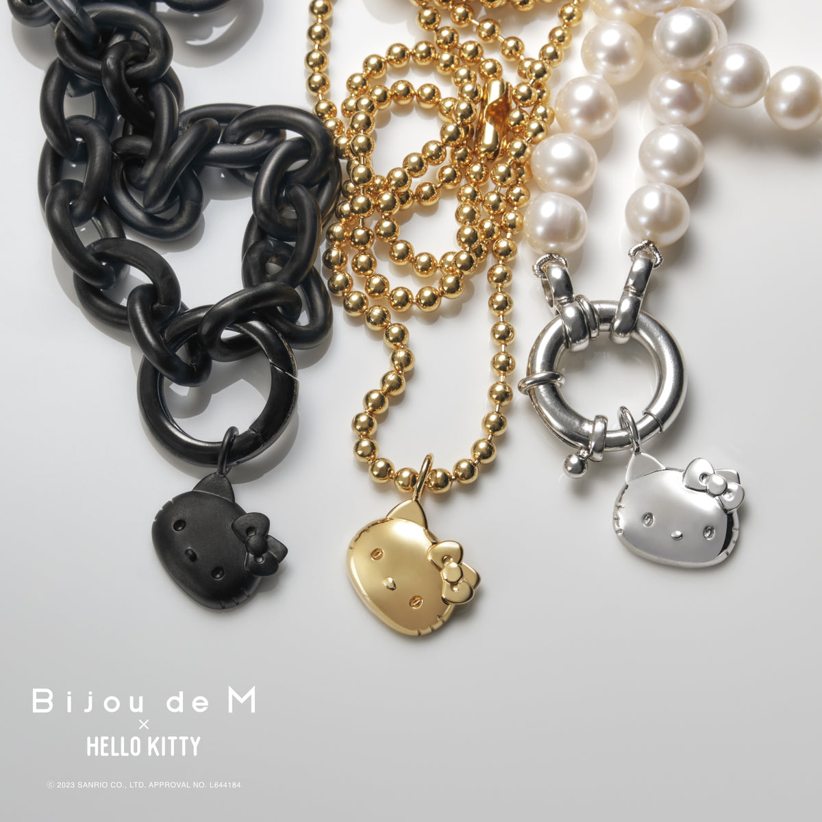 HELLO KITTYペンダントトップ (マットブラック) – Bijou de M